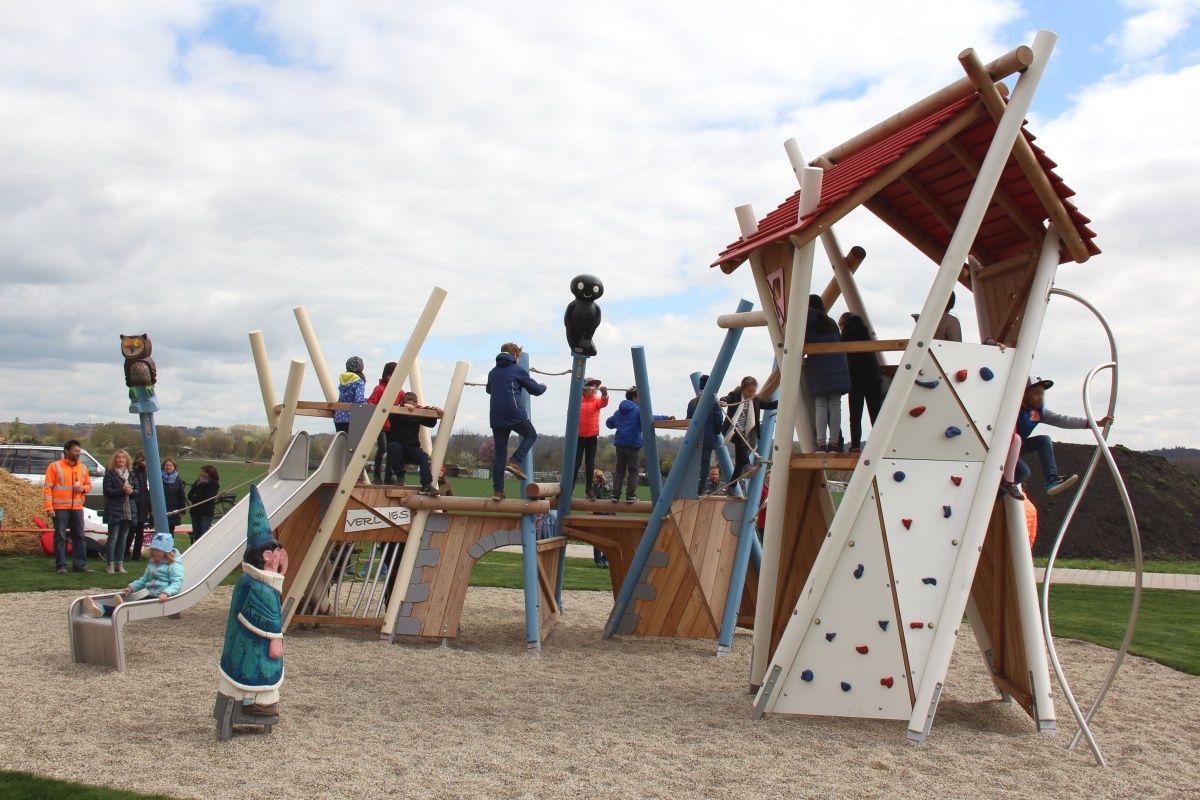 Robber Hotzenplotz, Zwackelmann the sorcerer and other magical play ...